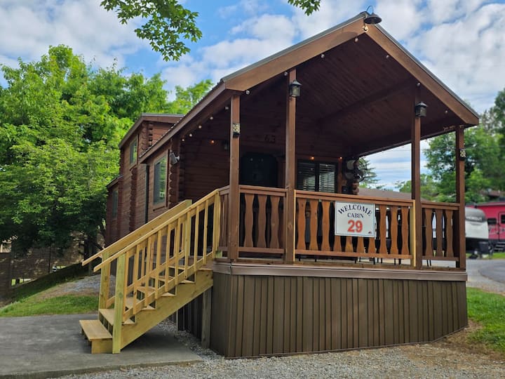 Family Cabin W/ Loft | Arcade | Pigeon Forge - Pigeon Forge, TN
