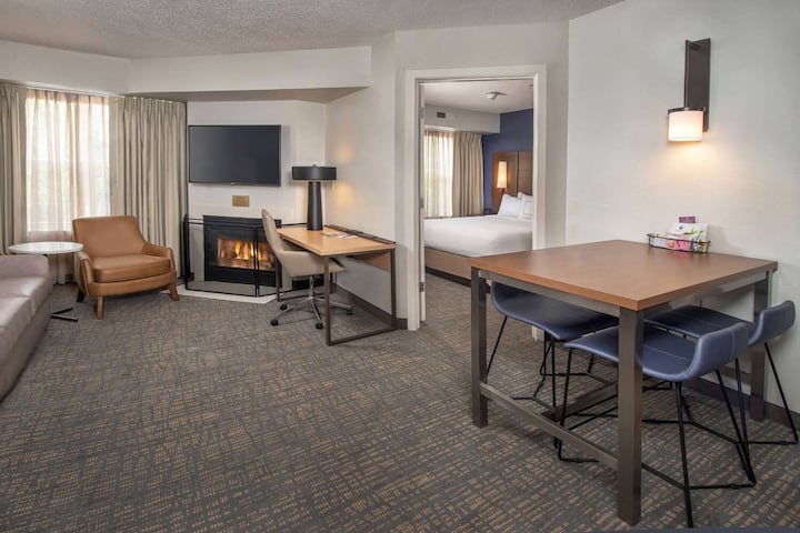Enjoy A Hassle-free Stay! W/ Pool, Free Breakfast! - Baltimore, MD
