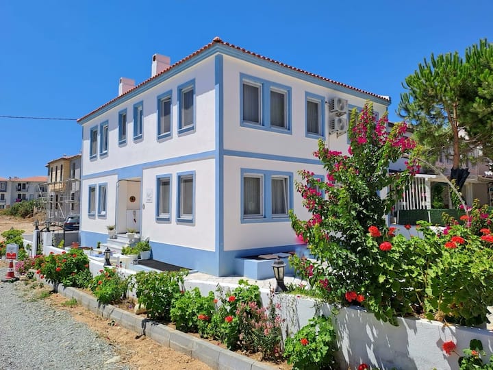 Ekonomik Bodrum Kat Suit Aura - Bozcaada