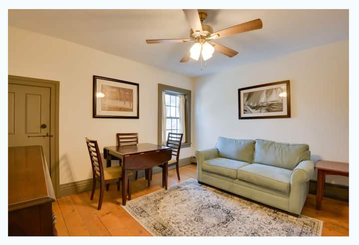 Historic 1810 Upper One Bedroom - Sackets Harbor, NY