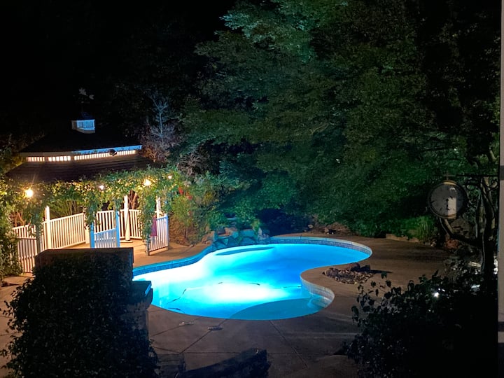 Picture Perfect Entertainment Next To Folsom Lake - Folsom, CA
