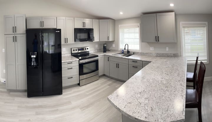 New Furnished Entire Unit - Maine