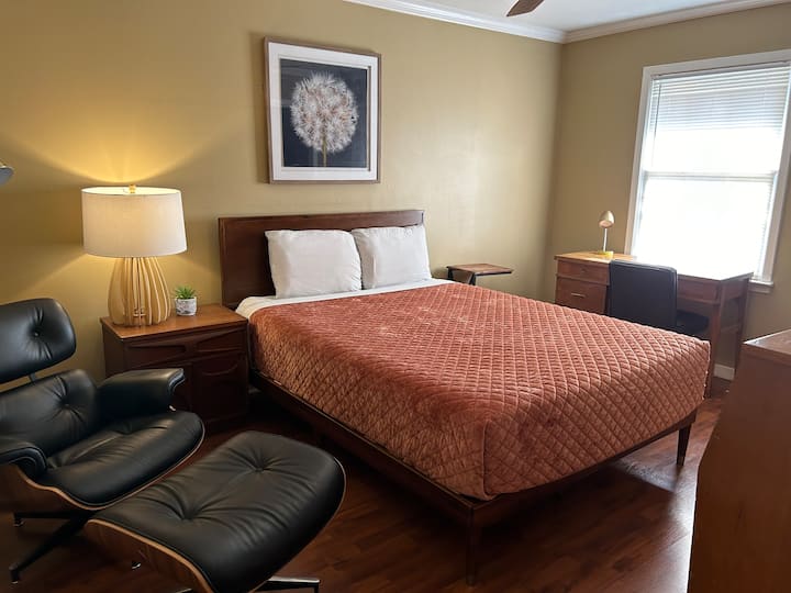 2br-2.5ba In Fondren W Balcony ! Walk Everywhere! - Jackson