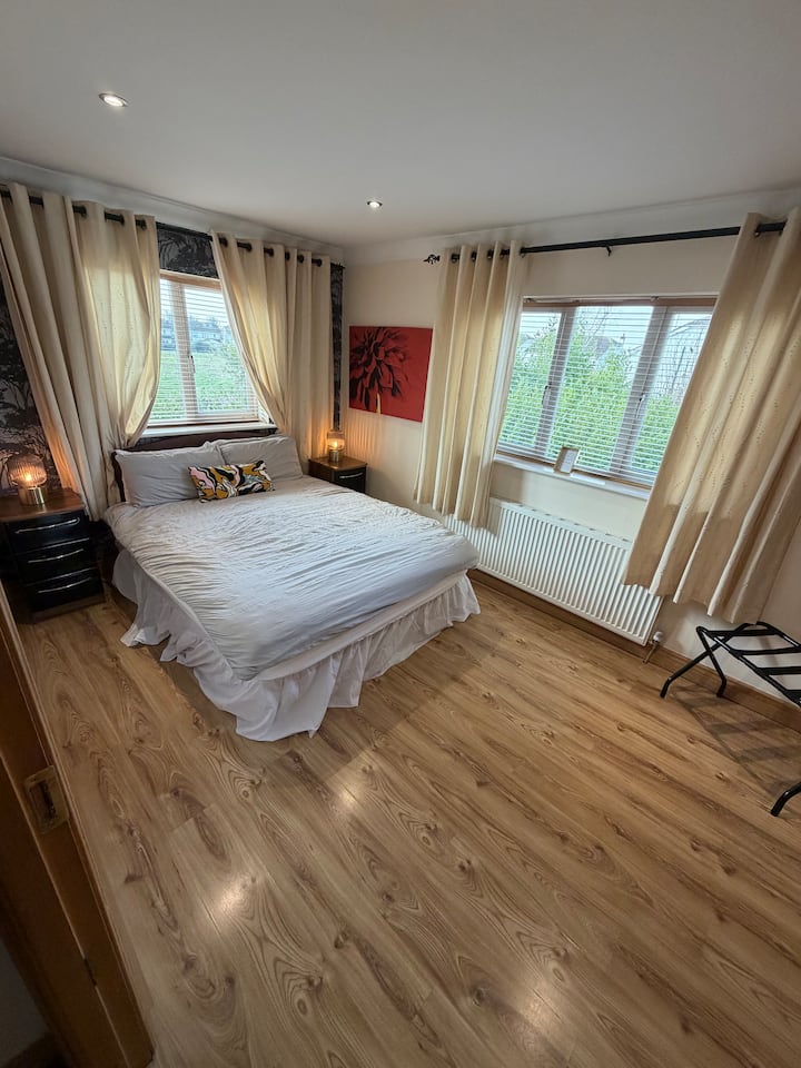 Luxury Dublin Living Free Prosecco Book By 20thmay - Dublín