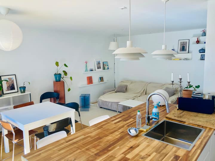 Appartement Rénové Avec Parking Aux Chartrons - Bordeaux