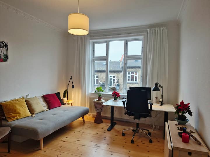 Bright & Cozy ØSterbro Flat Near Metro - Copenhage