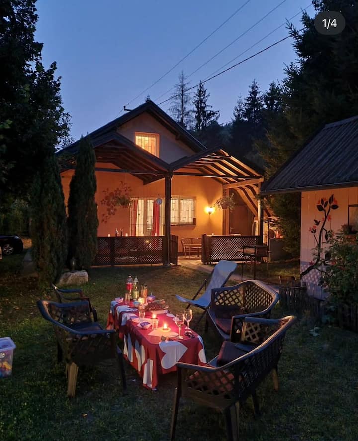 Vikendica U Prirodi Za Odmor I Proslave - Sarajevo