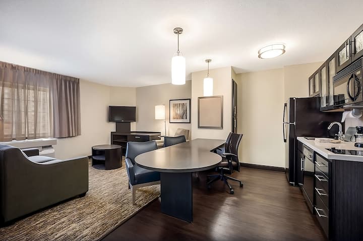 3 Modern Units! Pet-friendly, Near Shull Reserve! - Columbus, OH
