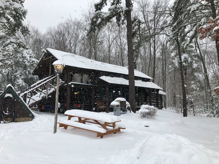 Bell's Cabin - Crater Lake, Layton