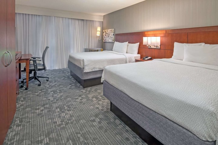 Best Place To Unwind! W/ Pool, Pet-friendly! - Bellevue, WA