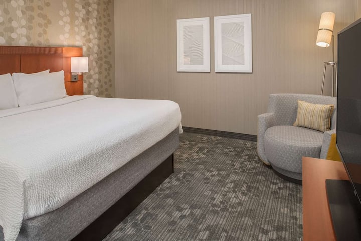 Enjoy Comfort And Convenience! Pets Are Allowed - Bellevue, WA