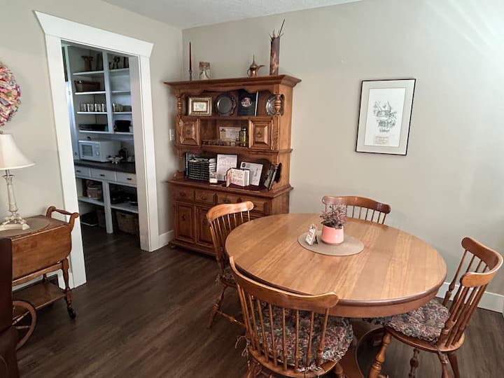 Cozy 3-bedroom Historic Home - Spokane Valley, WA