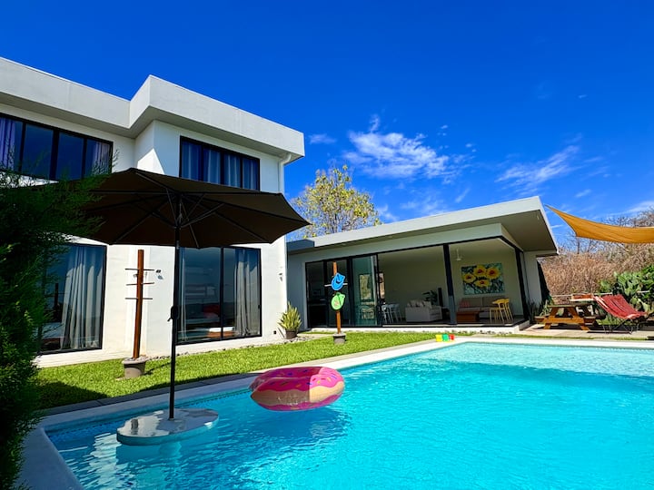 Modern 4 Bedroom House In El Sunzal W/soccer Pitch - El Salvador