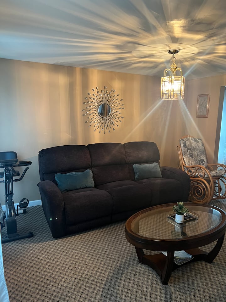 Cozy 2 Bedroom Apartment - 버펄로