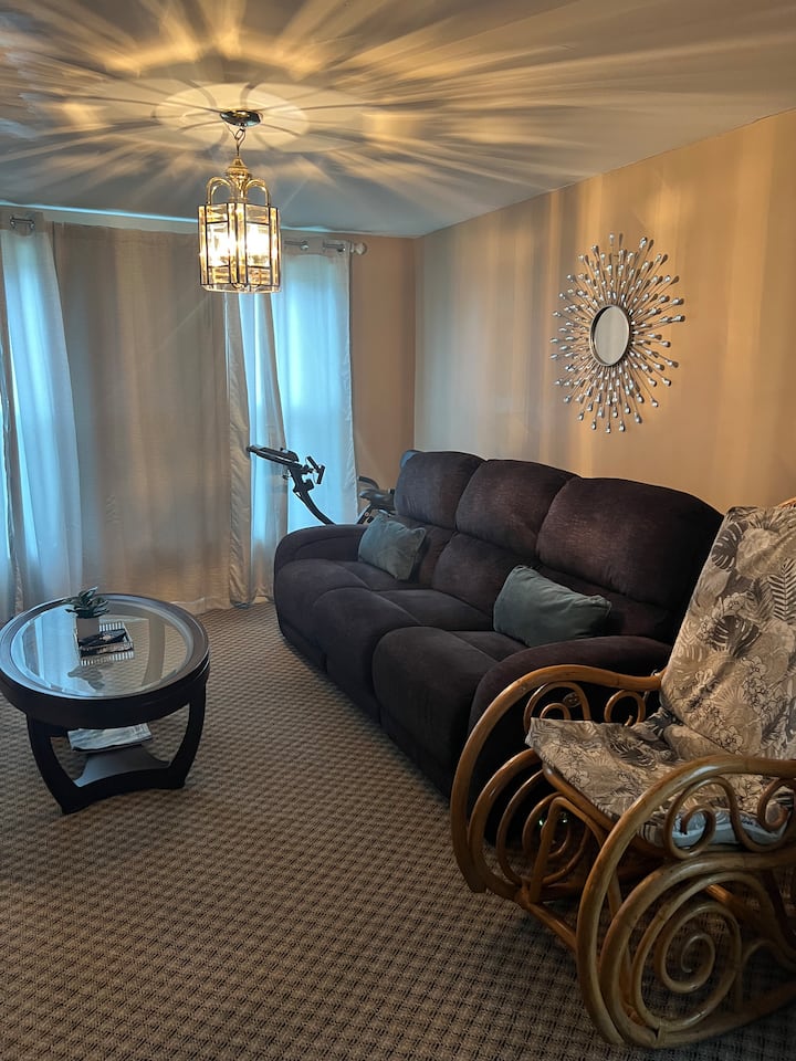 Cozy 2 Bedroom Apartment - Kenmore, NY