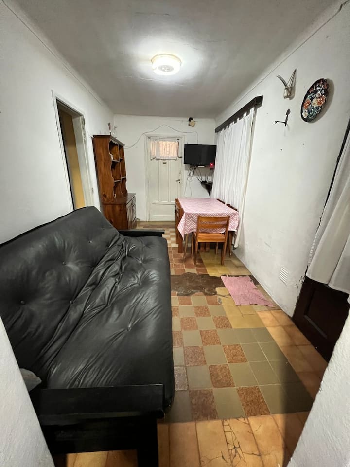 Casa En Zona Intermedia. - Necochea