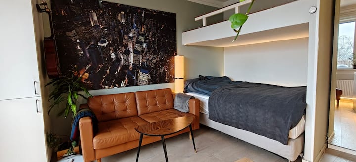 Solrik Balkongleilighet Med Buss Rett Utenfor - Oslo