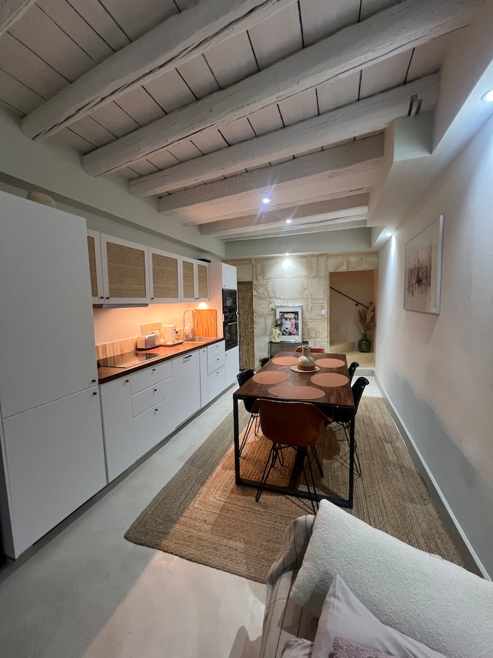 Oustau Lou Mistraù - 亞爾