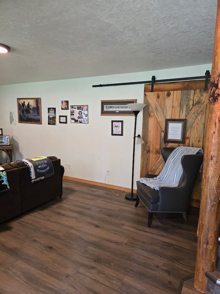 The Farmhouse In The Mountains - Hamilton, MT