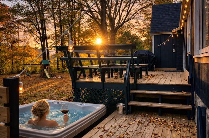 Romantic Getaway!3bdr/2bth-hottub/sauna/fireplace! - Hunter, NY