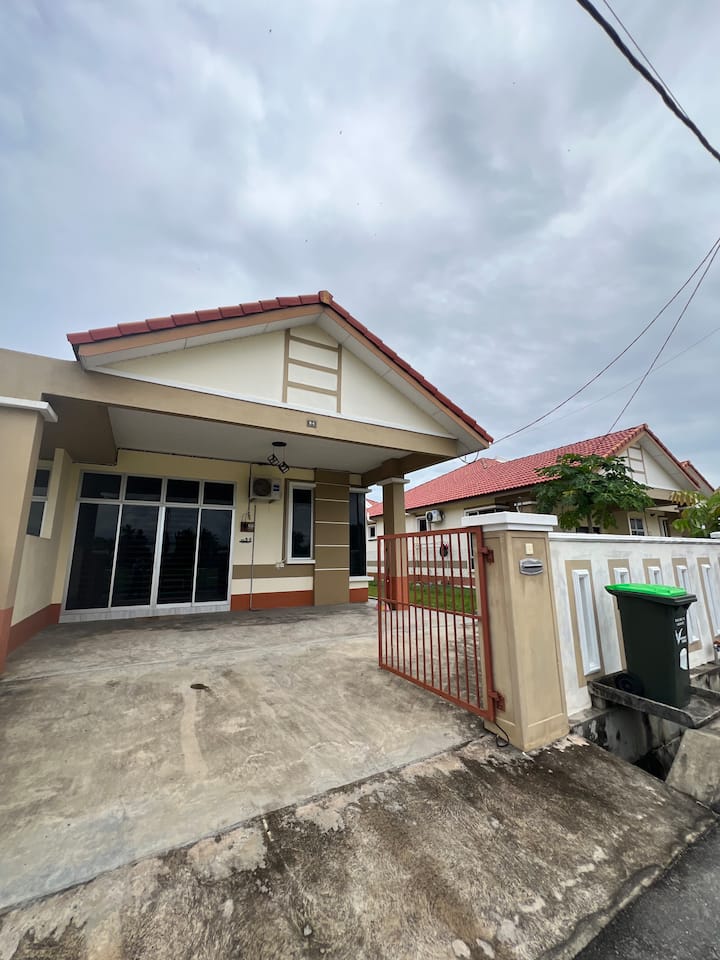 Homestay Aljannah Taman Flora | Wifi | Netflix - Alor Setar