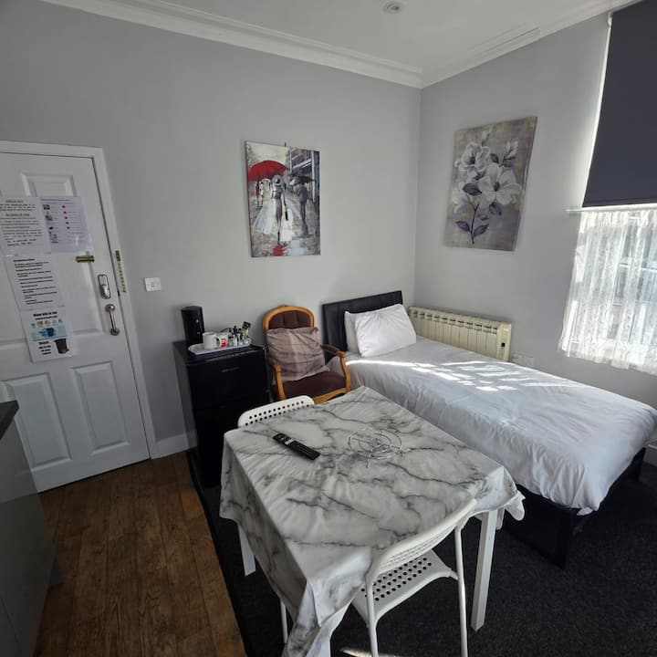 Budget Studio With A Private Shower Room & Parking - Norwich