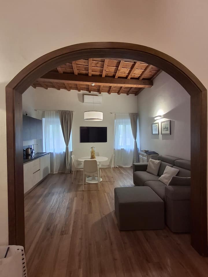 Firenze Intorno A Te Banchi 7 - Florence