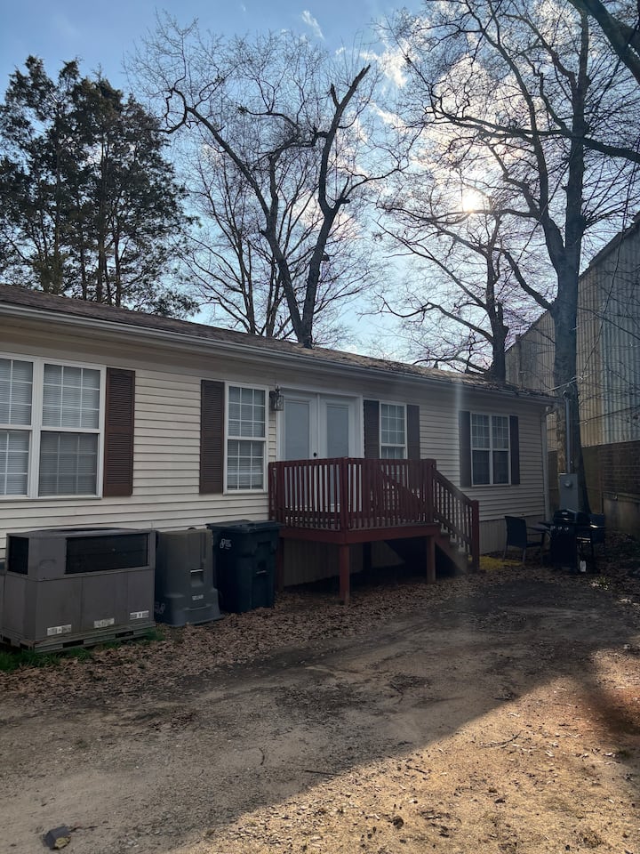 Need A Place In The City W/ High Speed Internet? - Greenville, SC