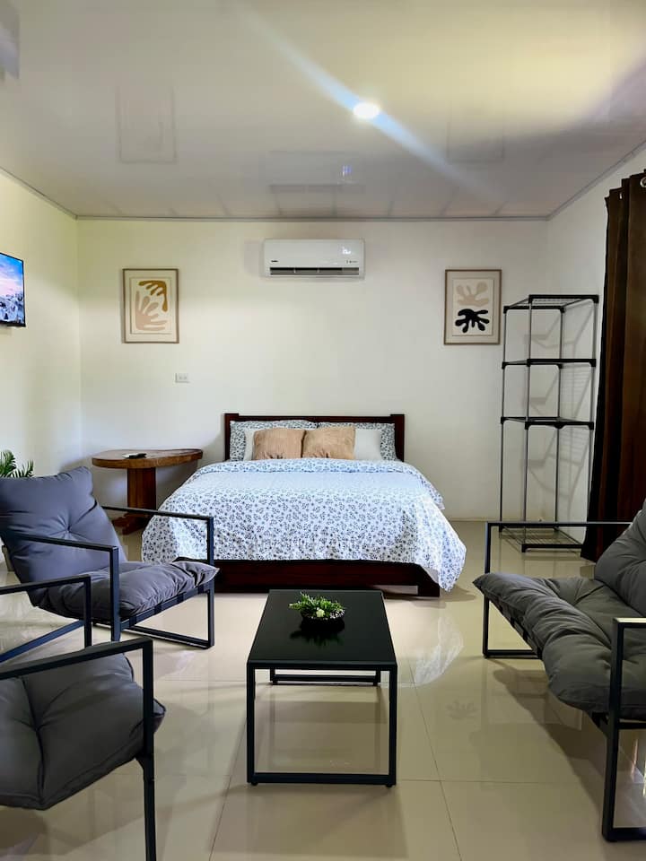 Corcovado House + Jacuzzi Privado - Puerto Jiménez