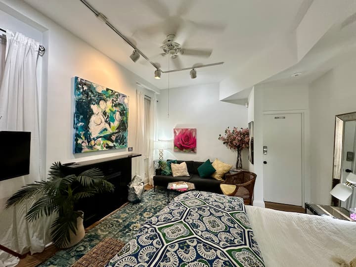 *Bohemian Traveler At Washington Park W/parking - Cincinnati