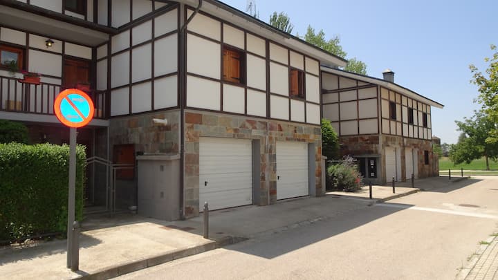 Chalet Junto A La Ciudadela De Jaca - Jaca