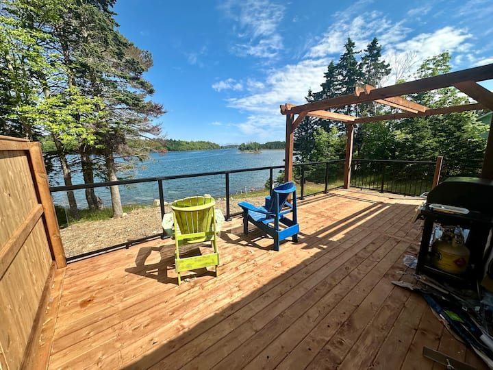Oceanfront Lunenburg Cottage - Lunenburg