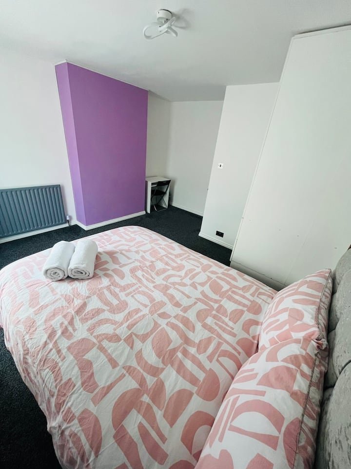 Cosy House With Floating Beds In Belfast - Belfast