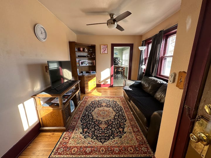 Cozy 2 Stay 1 Mile From Downtown - Pueblo Zoo, Pueblo