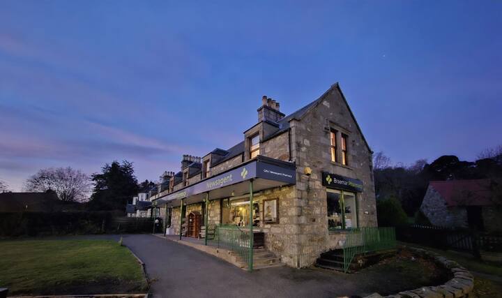 Bruachdryne Braemar Accommodation - Balmoral Castle