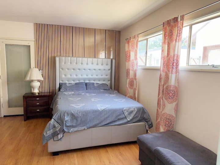 Lucky House Room A - Pasadena, CA
