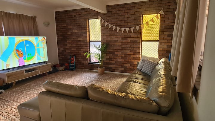 Big Holliday House With Pool - Springwood