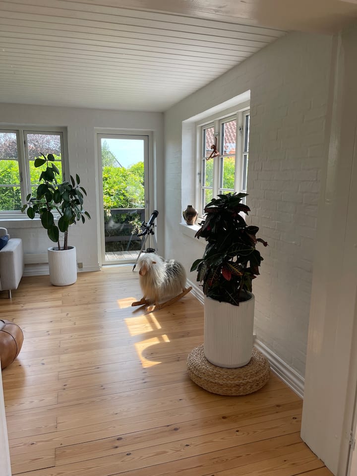 Familievenligt Hus Med Lukket Have - Aarhus