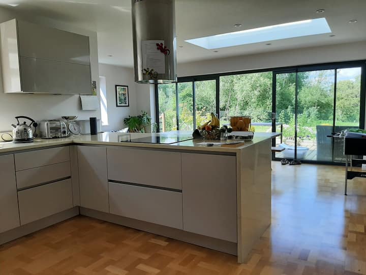 Large Double, Shower Room, King Bed - Oxford