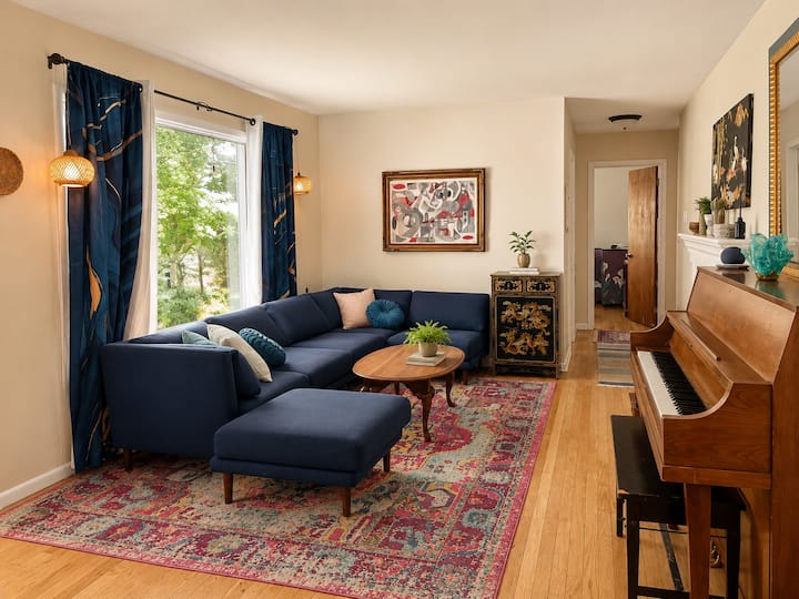 Beautiful Burlington Home Near Lake And Bike Path - Burlington, VT
