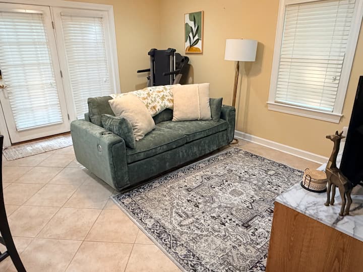 Zoo Basement Apartment - Asheboro, NC