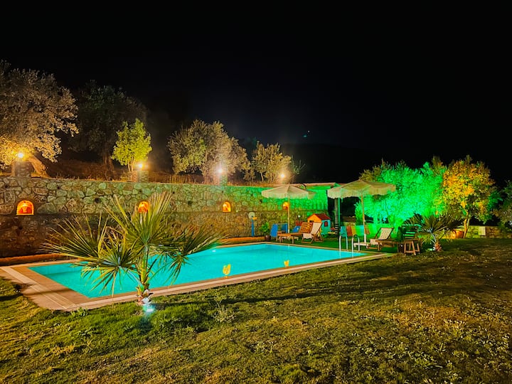 Olive Garden Efes Havuzlu Davet&konaklama Villası - Şirince
