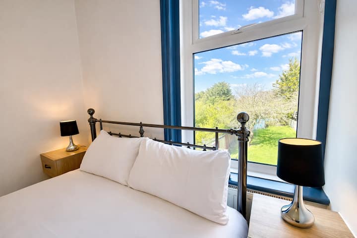 Garden View Beach Apartment - Free Parking - Bournemouth