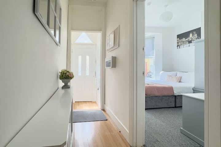 Central Private Room & Bathroom-free Parking - Liverpool, UK