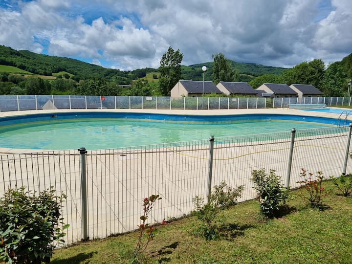 Appartement Avec Terrasse Dans Résidence - Saint-Geniez-d'Olt