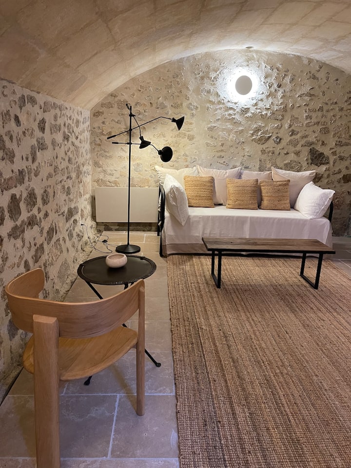 La Madeleine R De C à La Hauture - Arles