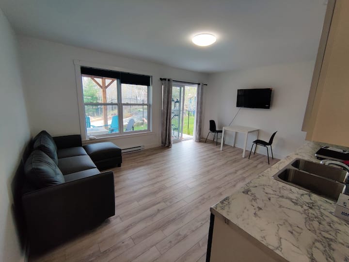 One Bedroom Unit For Corporate Stays & Travellers - Halifax