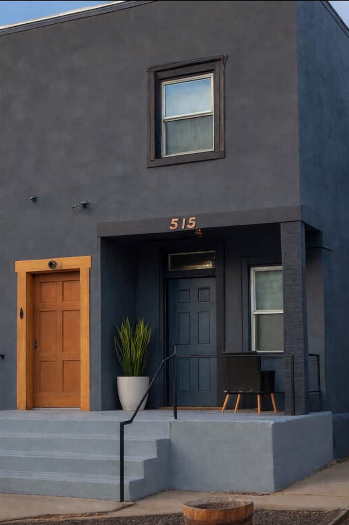 Luxe- Unit #1 Bottom Apt. - Pueblo, CO