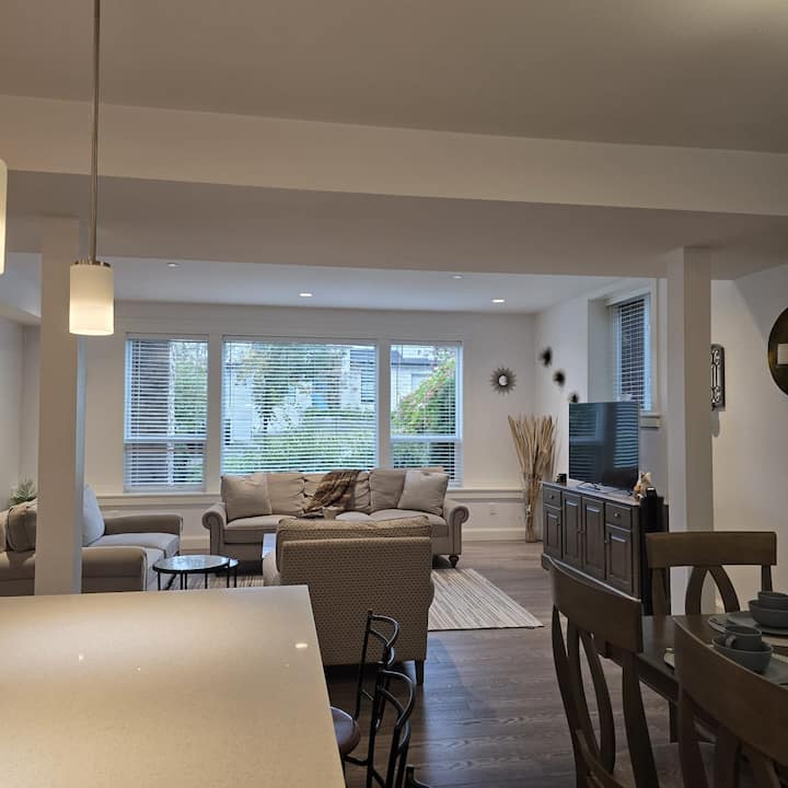 Spacious & Modern 2br Suite · Near Nature & City - 楓樹嶺
