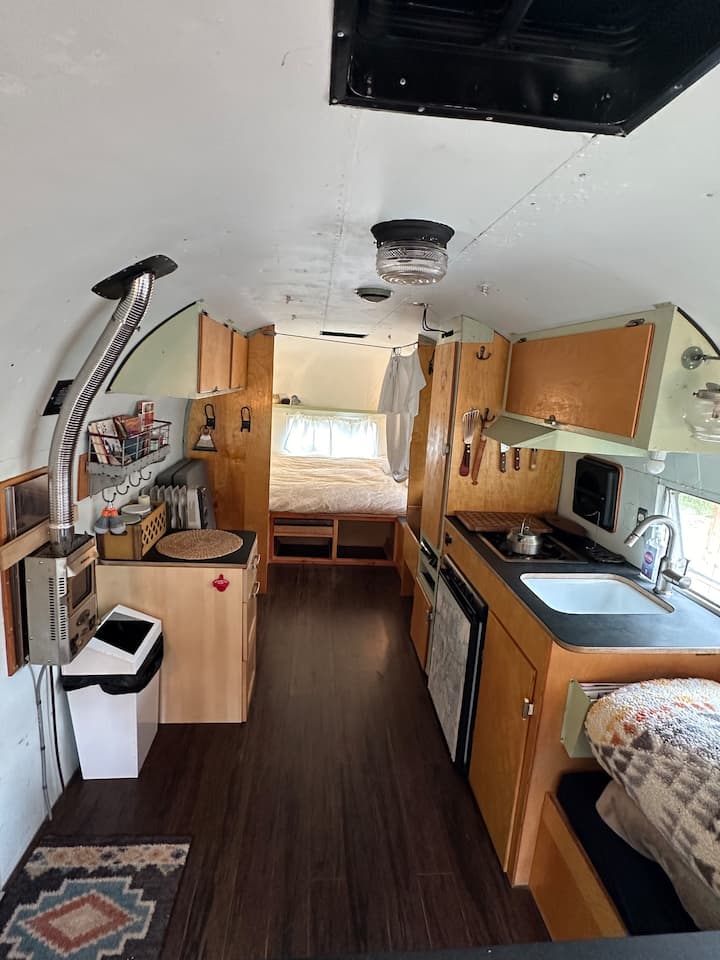 Cozy Vintage Camper - Port Angeles, WA